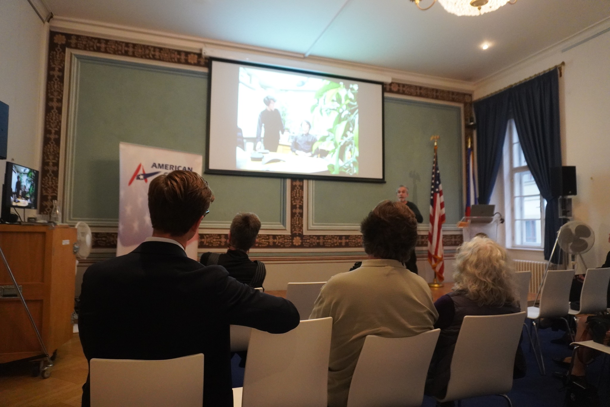 Tjekkiet: Rossum's Universal Robots - Ny udstilling hylder R.U.R ...